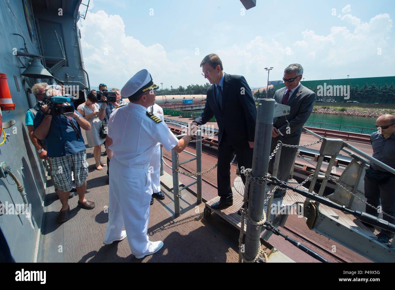 Dr miro cerar hi-res stock photography and images - Alamy