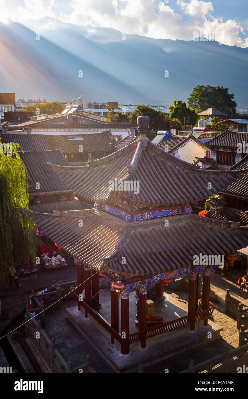 Chinese roofs hi-res stock photography and images - Alamy