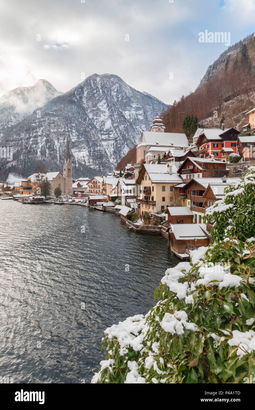 Hallstatt austria snow hi-res stock photography and images - Alamy
