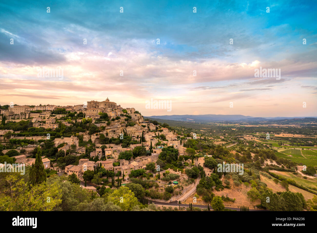 City of gordes hi-res stock photography and images - Alamy