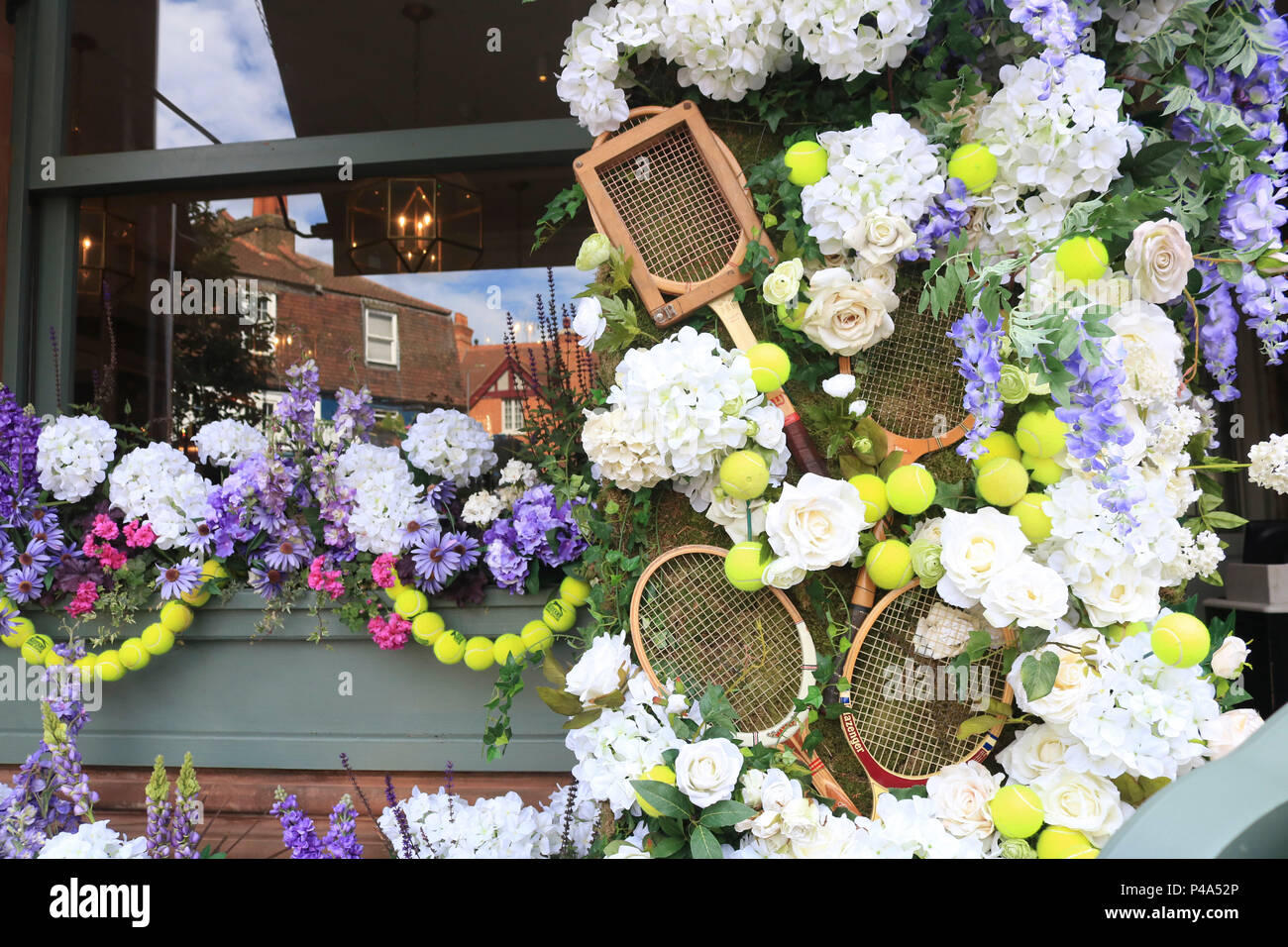 Wimbledon London UK. 21st June, 2018. Wimbledon shopkeepers decorate ...