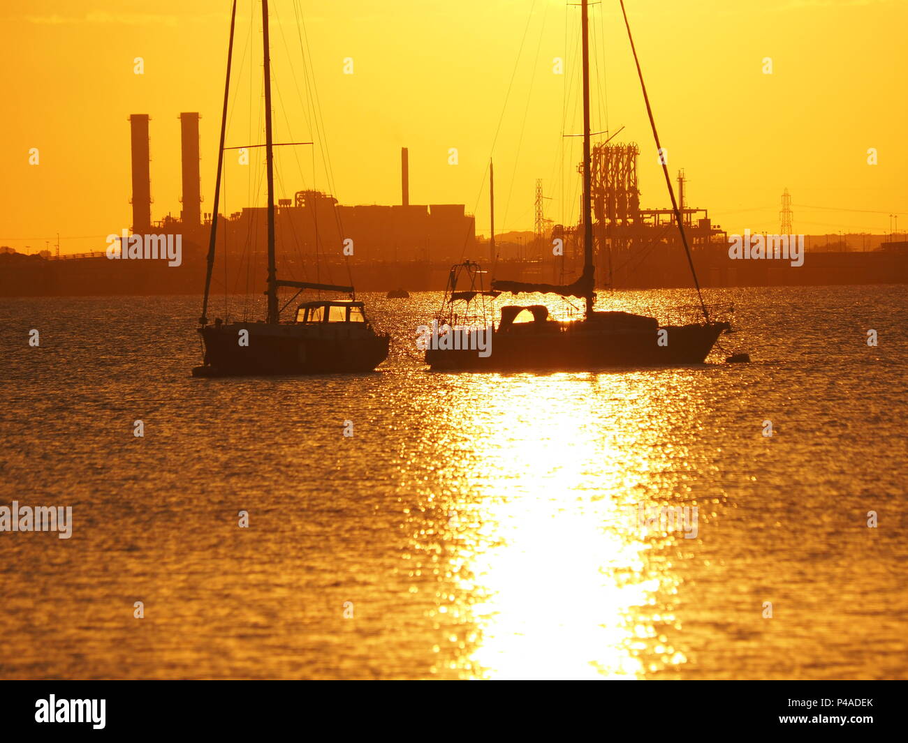 Queenborough, Kent, UK. 21st June, 2018. UK Weather: a golden summer ...