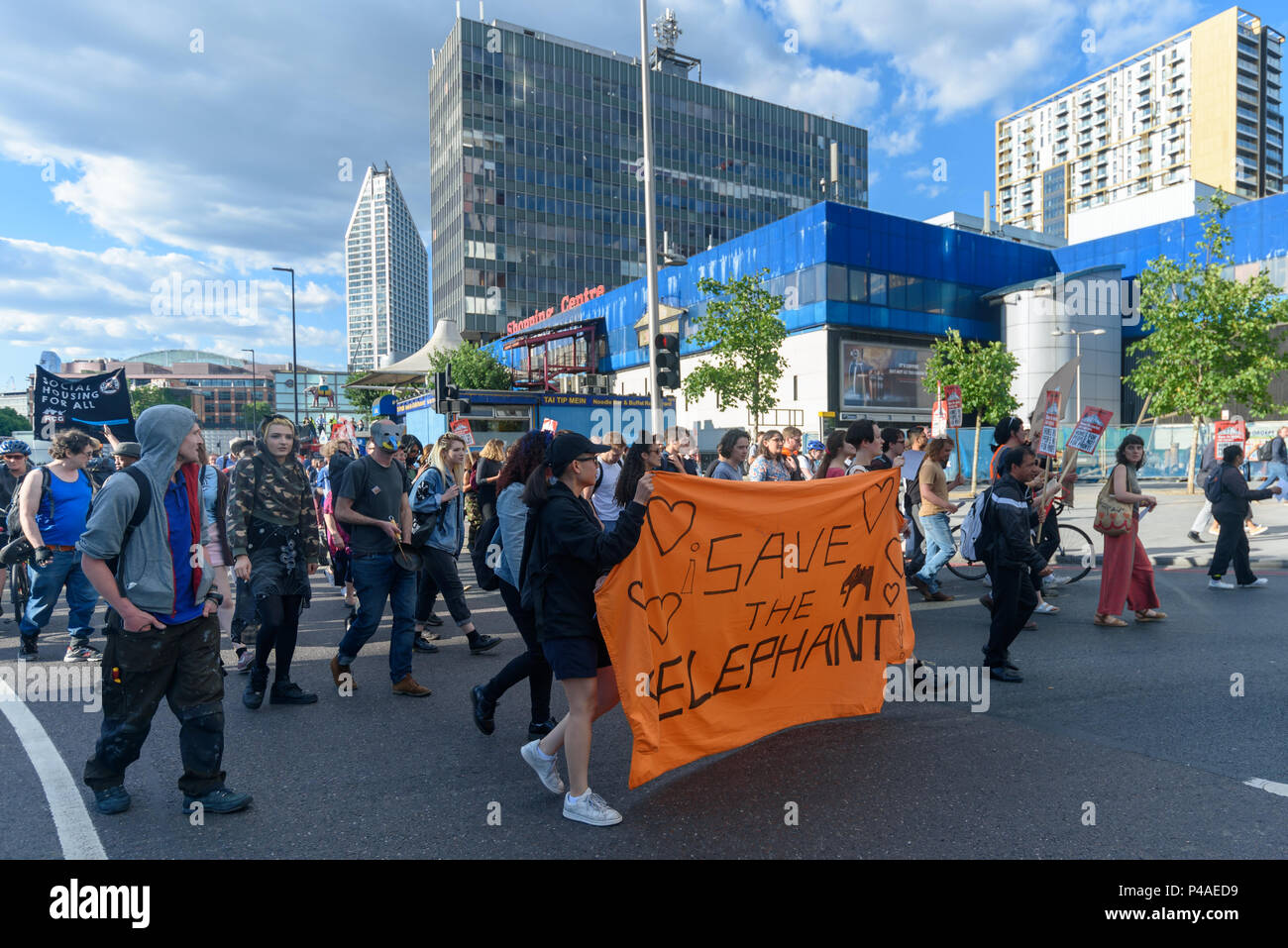 University arts london ual building hi-res stock photography and images ...