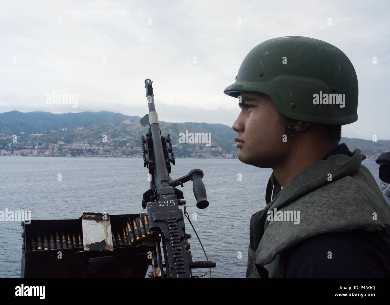 Maritime station messina hi-res stock photography and images - Alamy