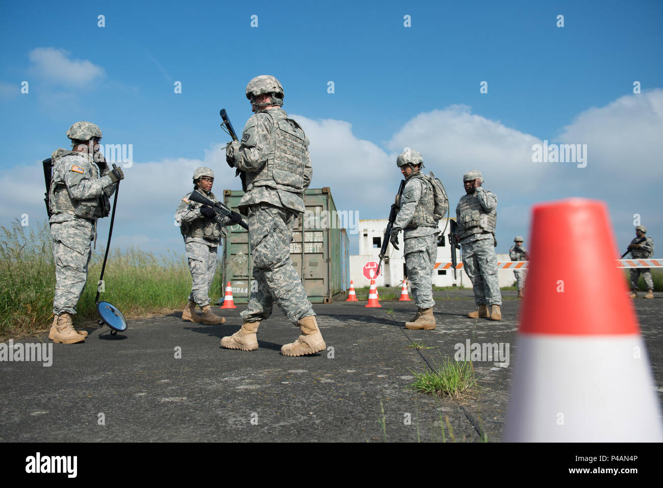 Miltary command and control hi-res stock photography and images - Alamy