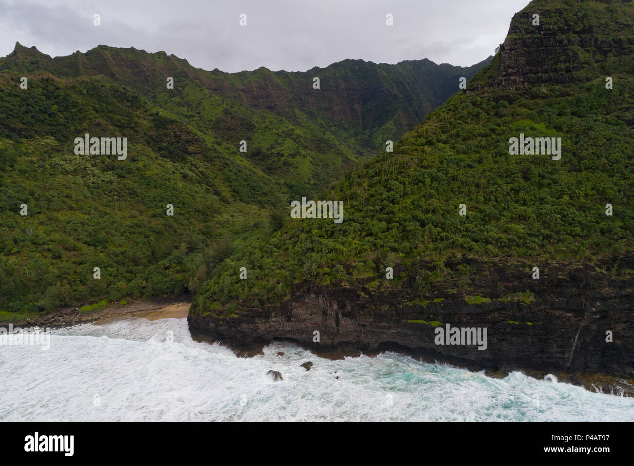 Sunny mountain beach hi-res stock photography and images - Alamy
