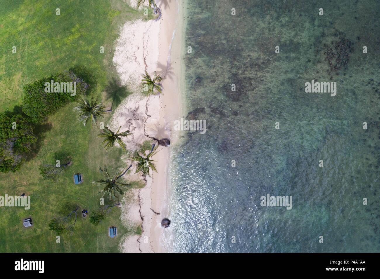 Overhead summer beach hi-res stock photography and images - Alamy