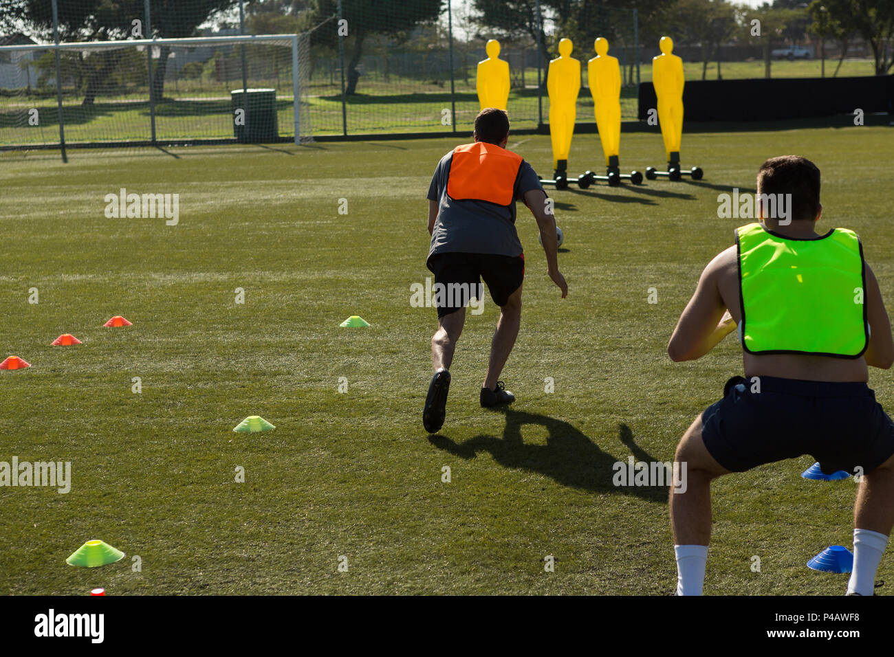 Man male football players hi-res stock photography and images - Alamy