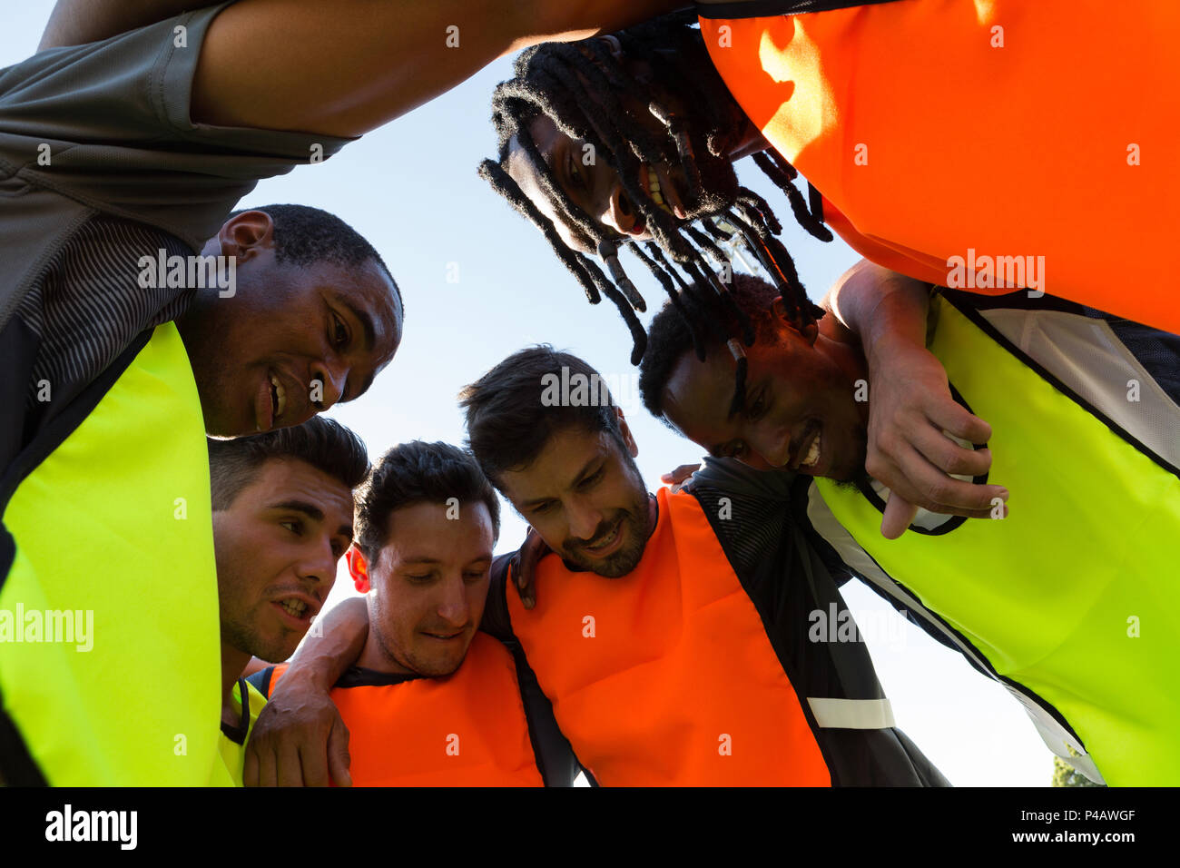 Football huddle hi-res stock photography and images - Alamy