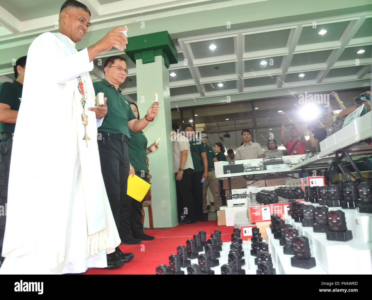 Body cams hi-res stock photography and images - Alamy