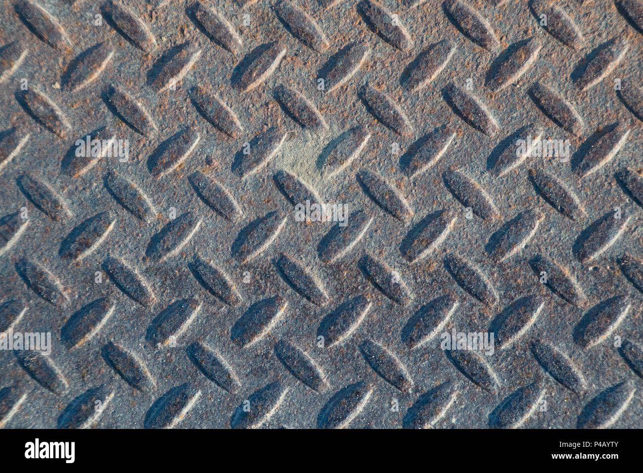Rusty checkerplate steel checker plate hi-res stock photography and ...