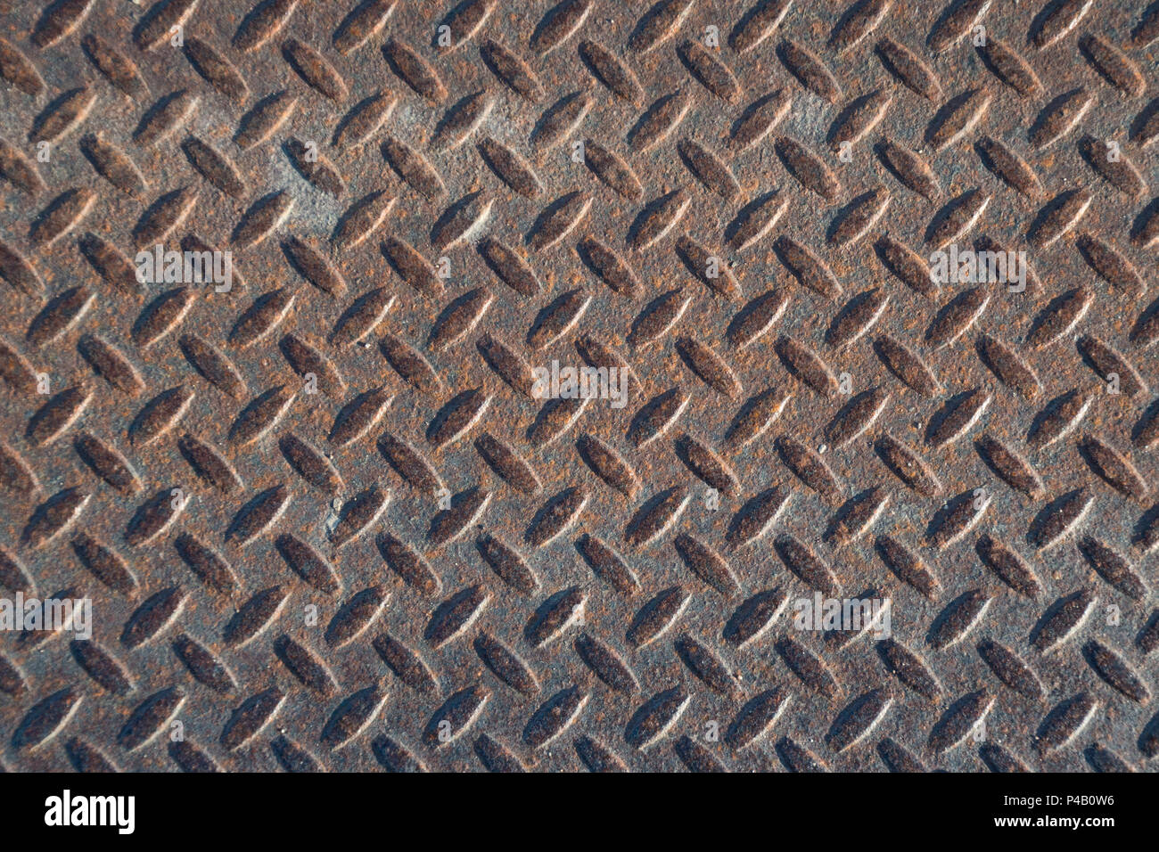 Rusty checkerplate steel checker plate hi-res stock photography and ...