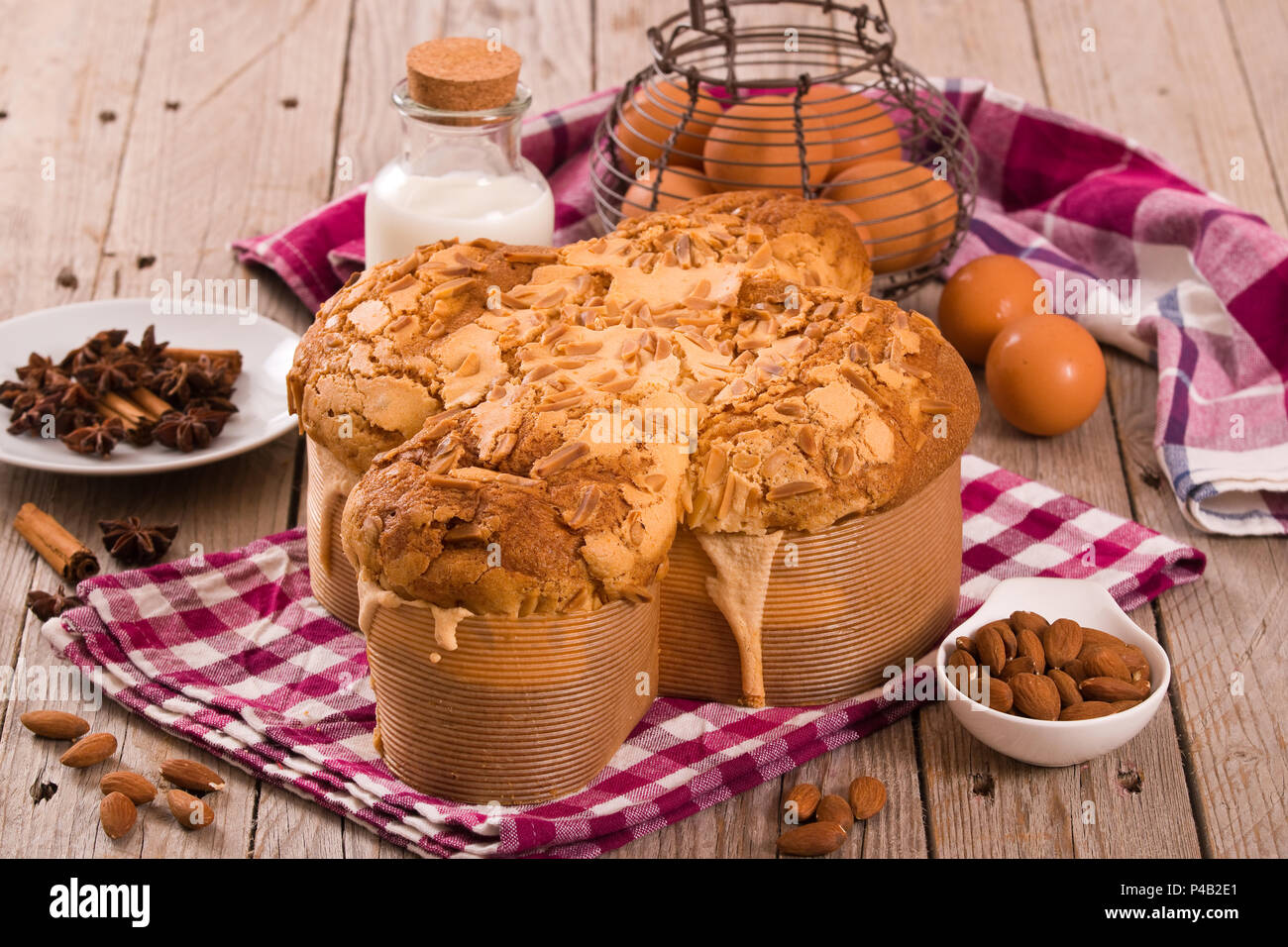 Colomba pasquale hi-res stock photography and images - Alamy