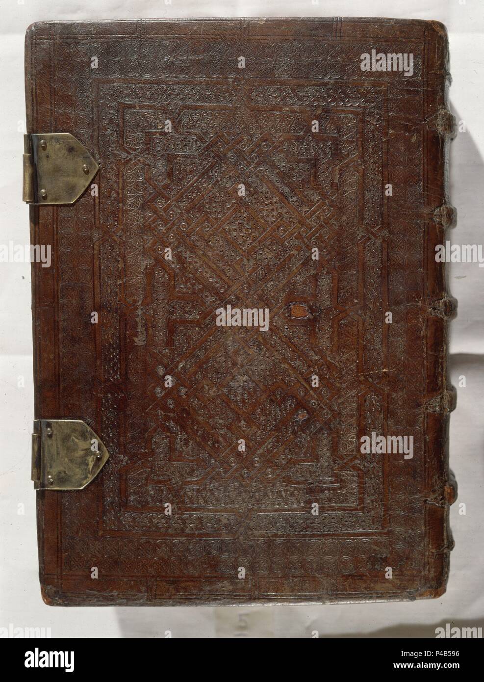 ENCUADERNACION MUDEJAR EN CUERO DEL "MISSALE ROMANUM" - SIGLO XIV ...