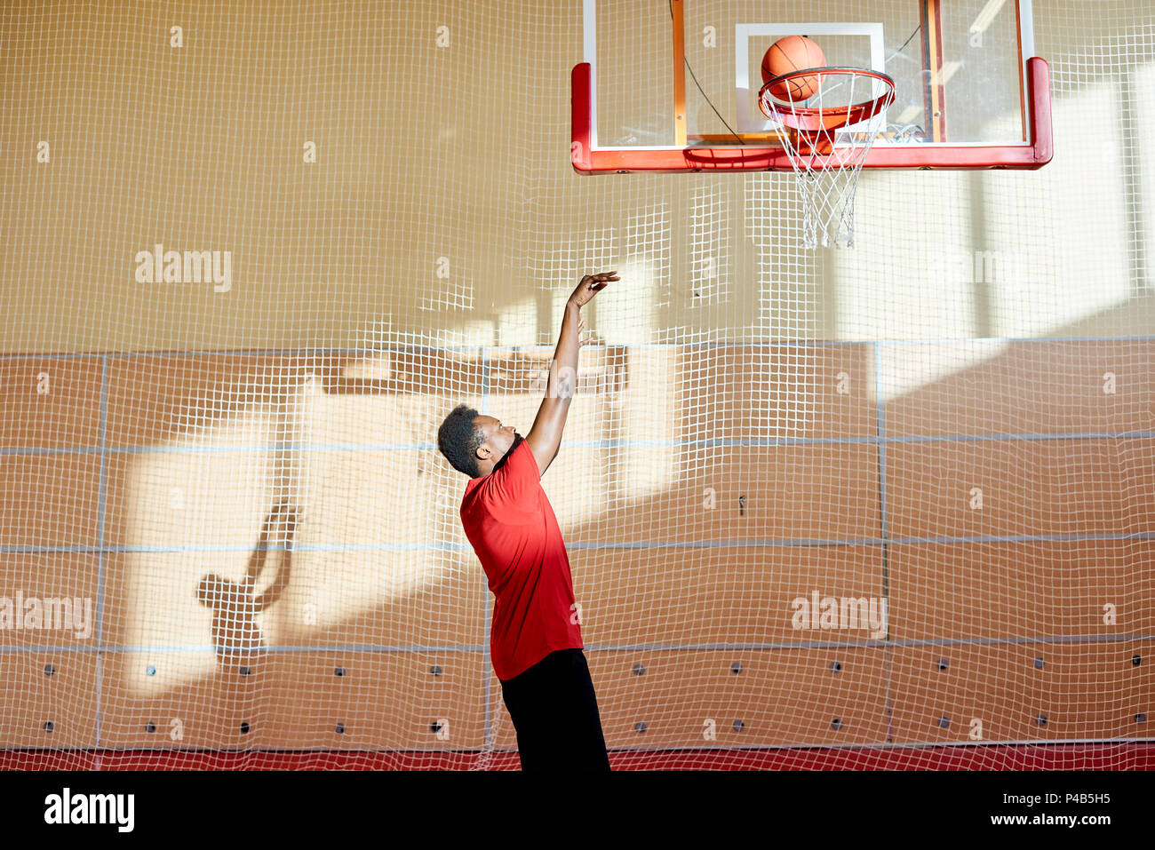 Action scoring shooting hi-res stock photography and images - Alamy