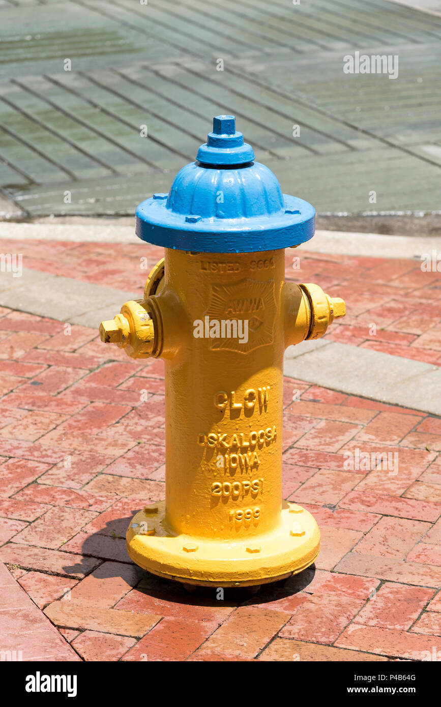 Vintage fire hydrants hi-res stock photography and images - Alamy