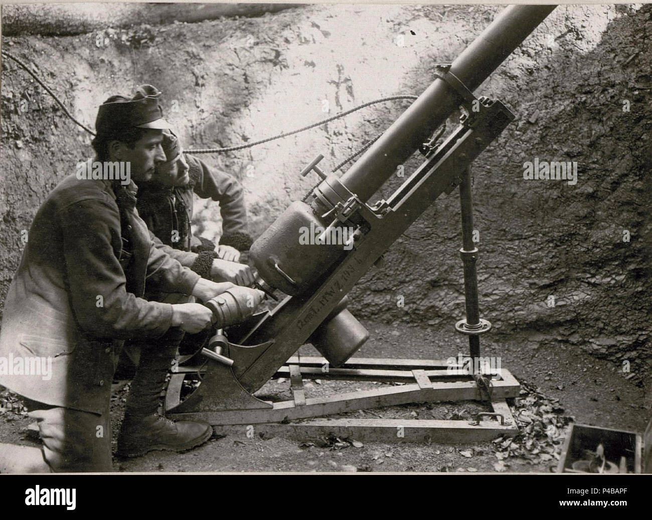 12 cm Minenwerfer in Feuerstellung (BildID 15720177 Stock Photo - Alamy