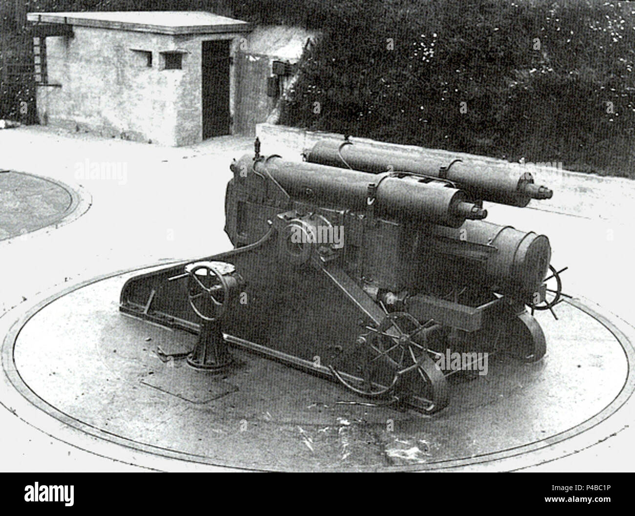 12 mortar hi-res stock photography and images - Alamy