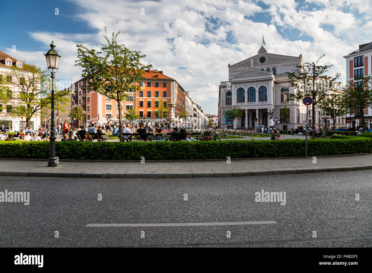 Europe, Germany, Bavaria, Munich, Gärtnerplatz, fountain, State Theatre ...
