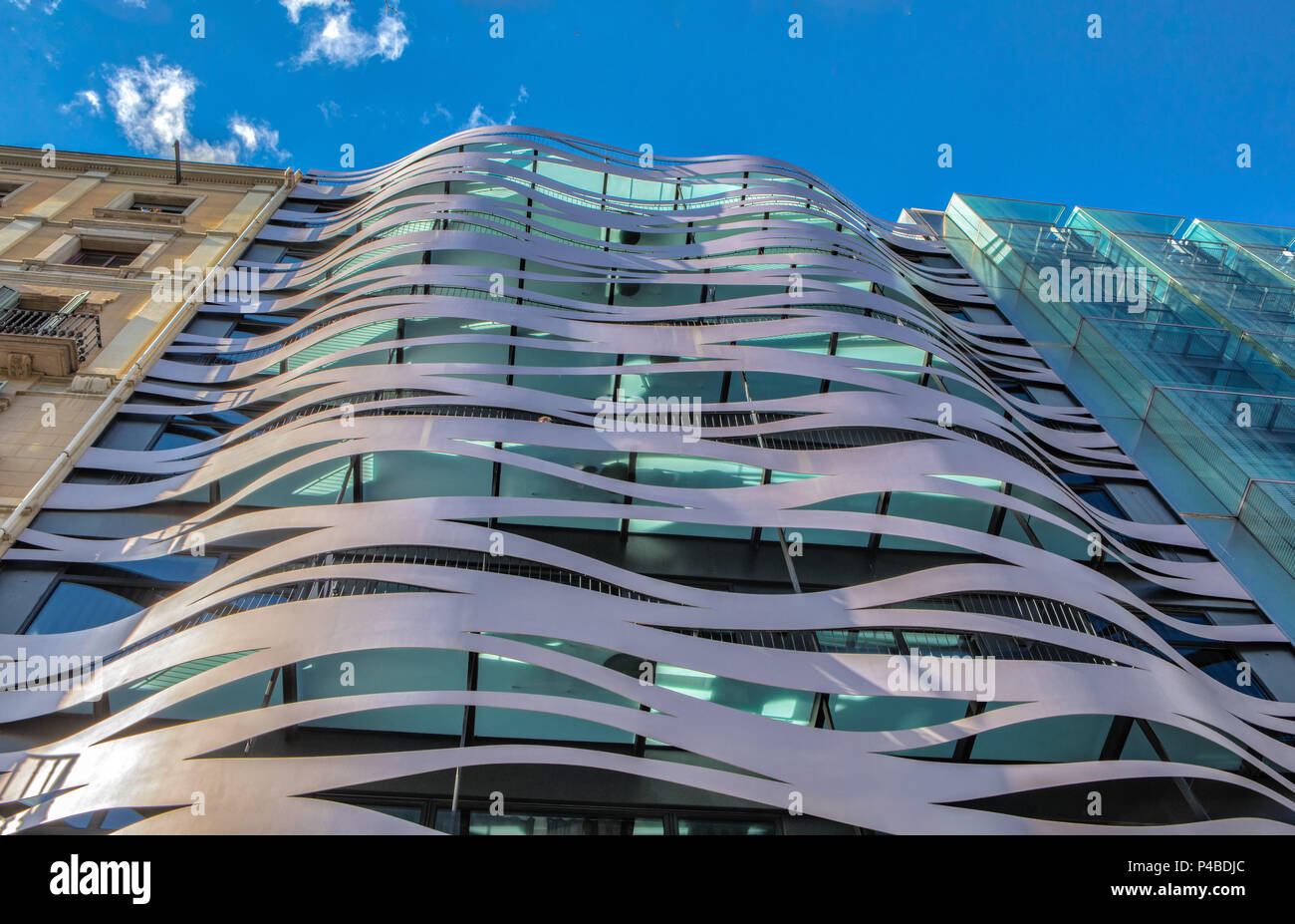 Very modern building hi-res stock photography and images - Alamy