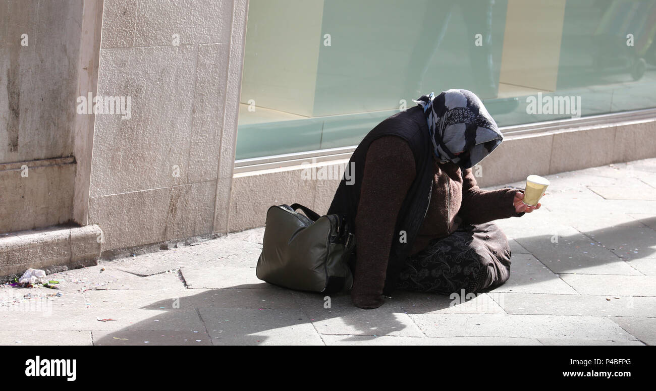 Gipsy Gypsies Gypsy Nomadic High Resolution Stock Photography and ...