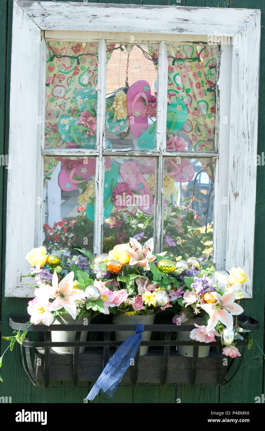 Window sill ornaments hi-res stock photography and images - Alamy