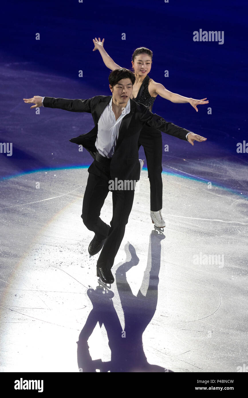Maia Shibutani/Alex Shibutani (USA) performing at the Figure Skating ...