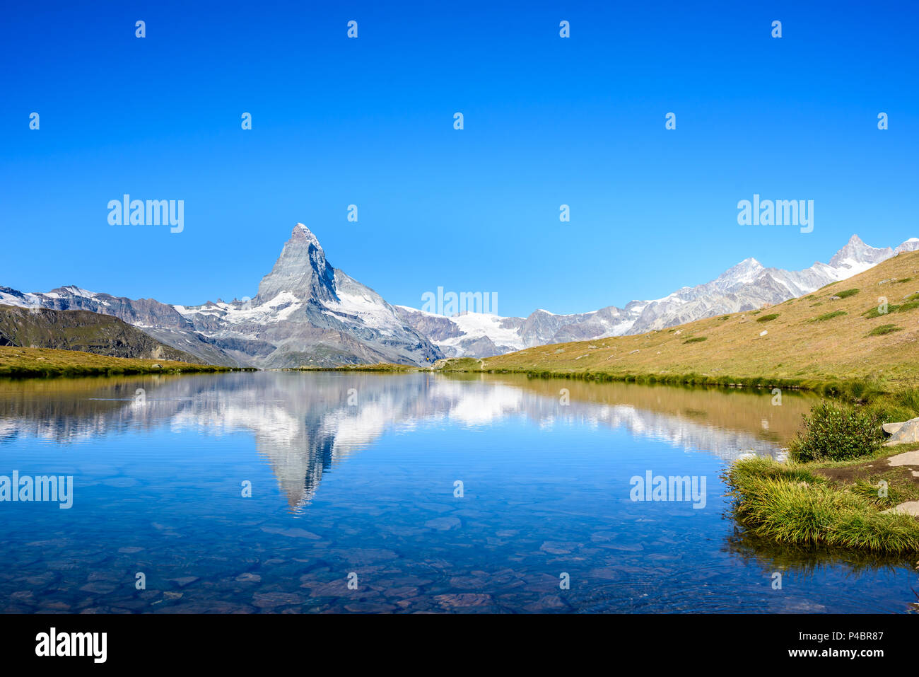 Stellisee - beautiful lake with reflection of Matterhorn - Zermatt ...
