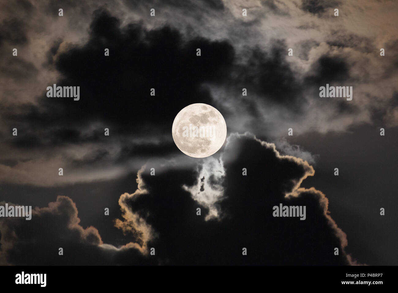 Largest full moon hi-res stock photography and images - Alamy