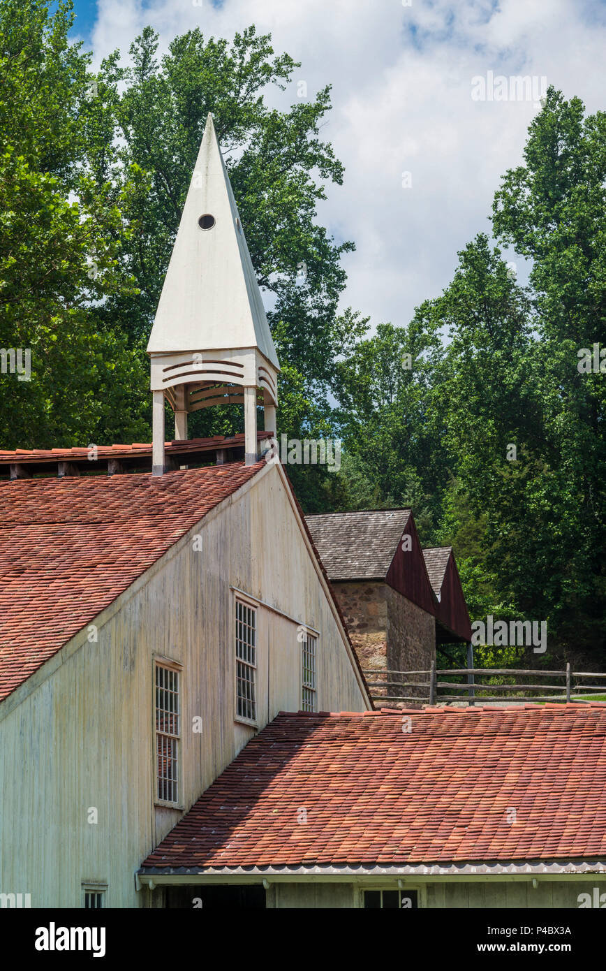 Cast house hi-res stock photography and images - Alamy