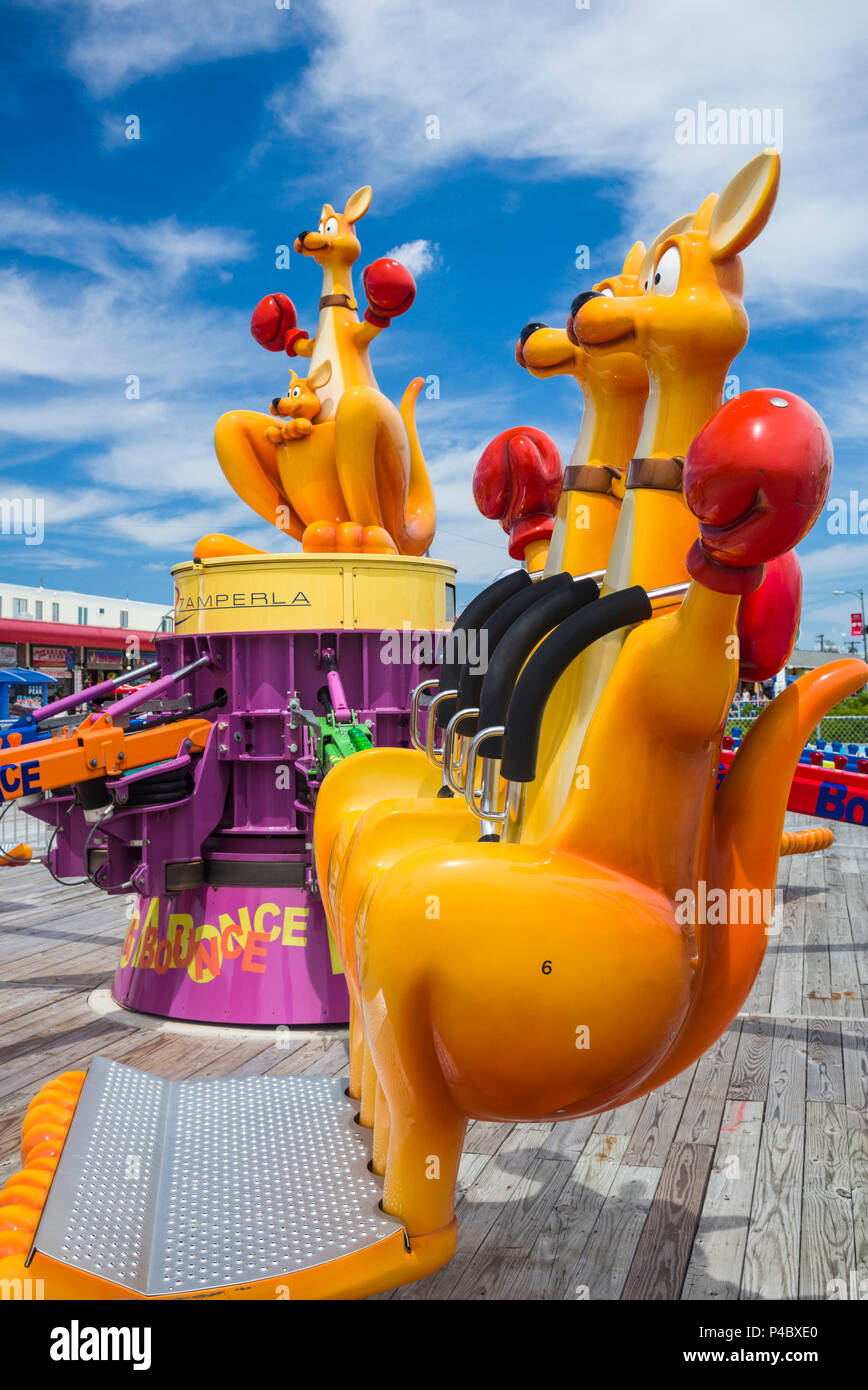 Amusement park kangaroo ride hi-res stock photography and images - Alamy
