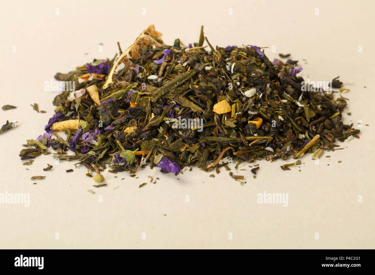 Aroma tea heap with fruit, berries and herbs Stock Photo - Alamy