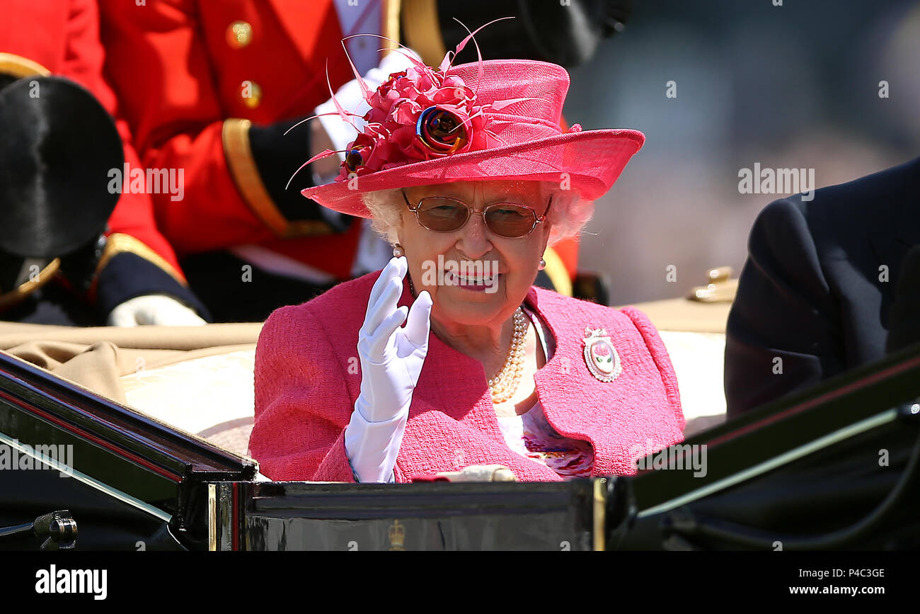 Queen Elizabeth II waves to the racegoers on day three of Royal Ascot ...