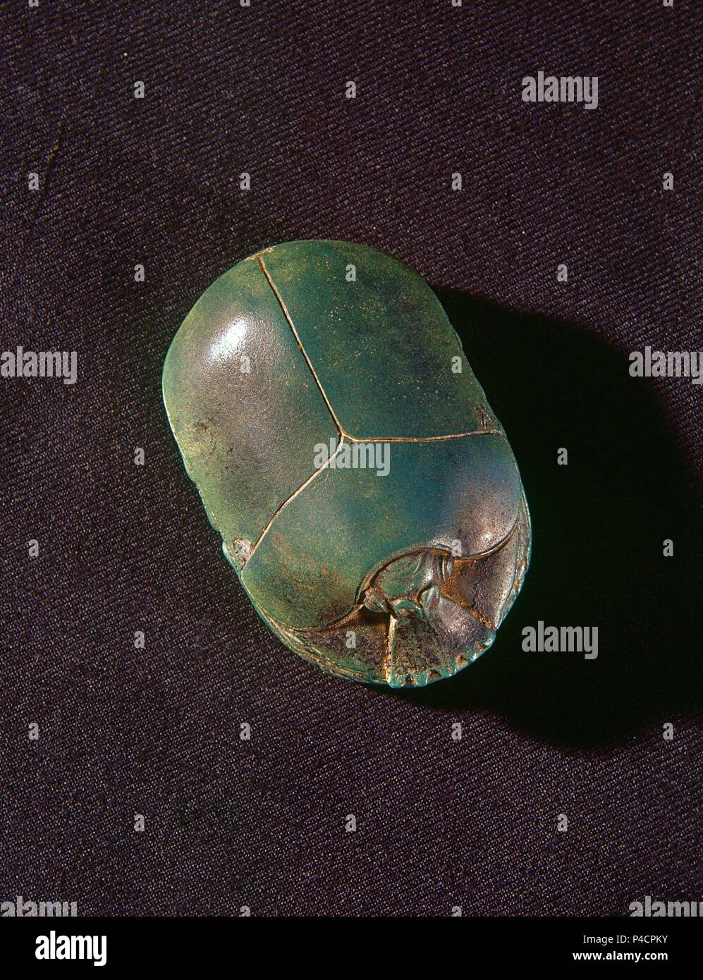 ESCARABEO. AMULETO EGIPCIO. Location: EGYPTIAN MUSEUM, KAIRO Stock ...