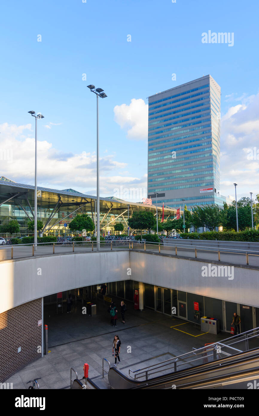 Linz main station hi-res stock photography and images - Alamy