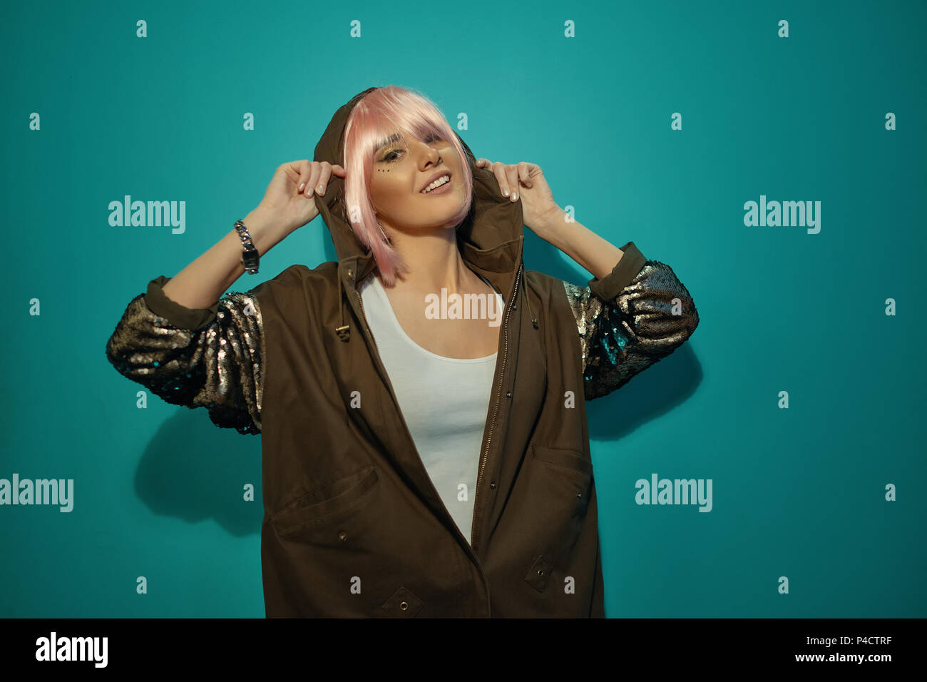 Shiny smile hi-res stock photography and images - Alamy