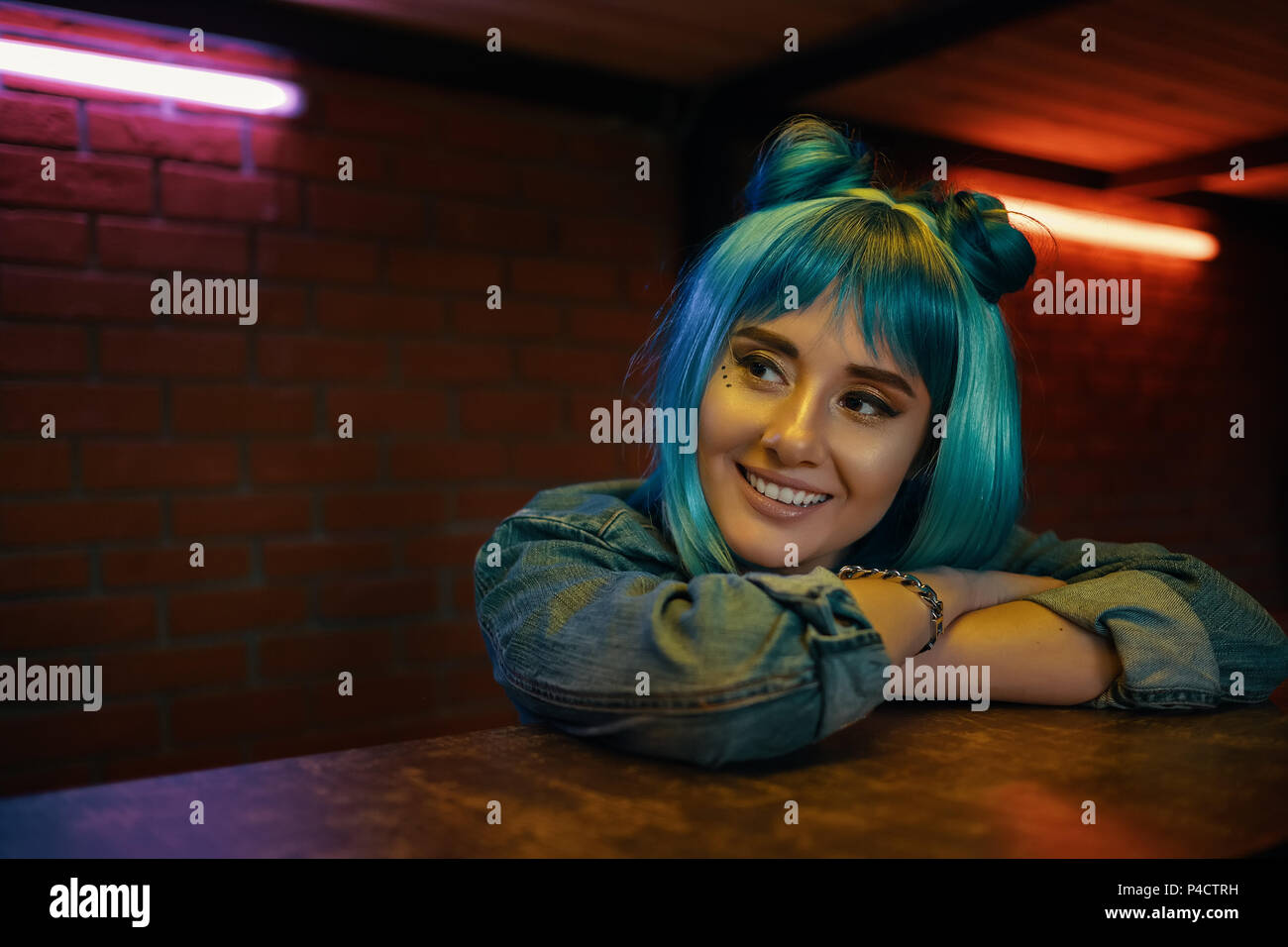 Bar and night club hi-res stock photography and images - Alamy