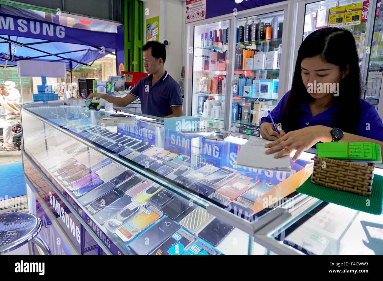 Cell phone store in Phnom Penh, Cambodia Stock Photo - Alamy