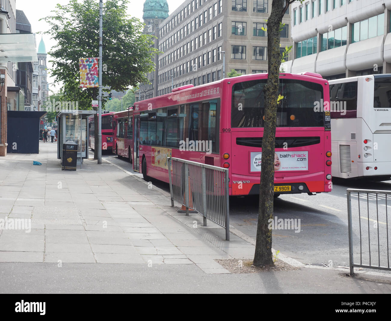 Metro bus belfast hi-res stock photography and images - Alamy