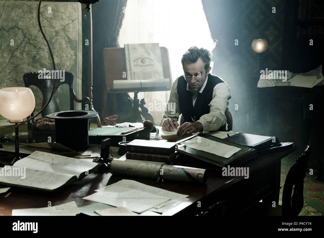 Daniel day lewis lincoln 2012 hi-res stock photography and images - Alamy