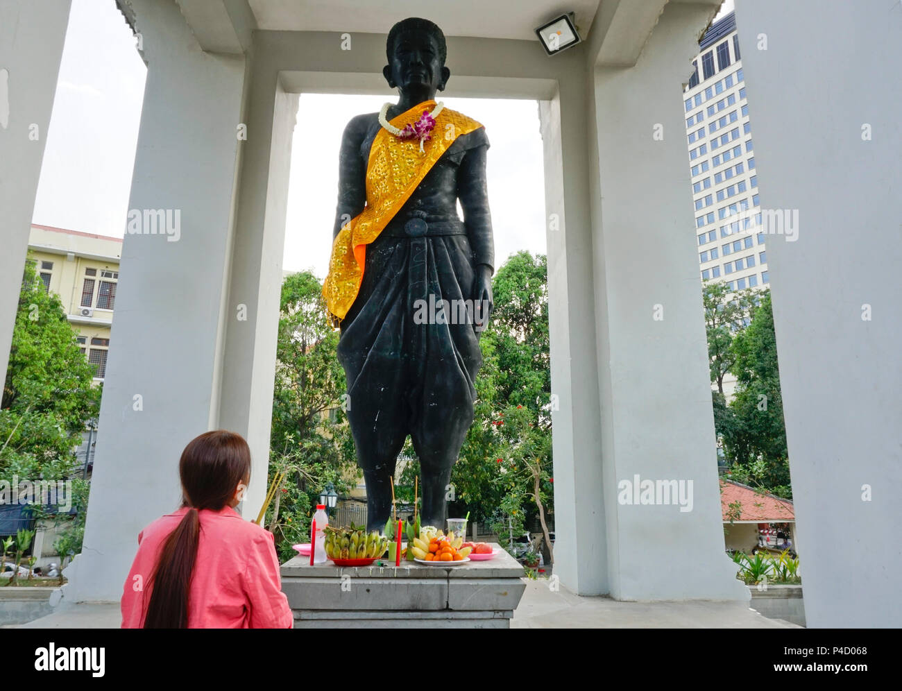 Yeay Penh or Daun Penh Statue, Phnom Penh, Cambodia Stock Photo - Alamy