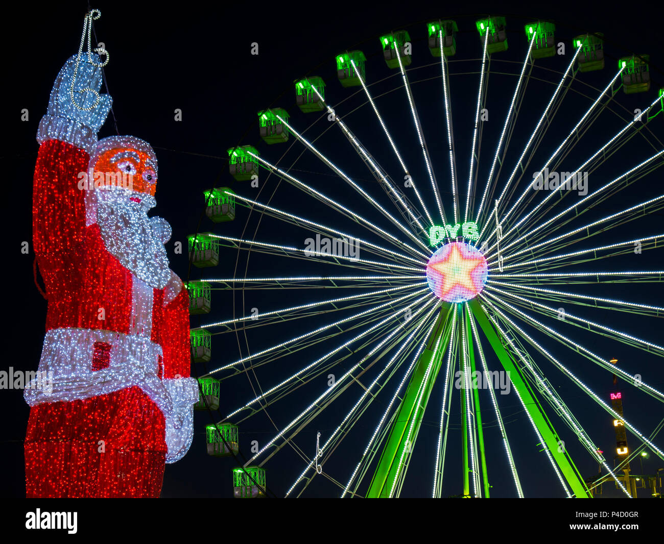 Noria y Papá Noel. Alcalá de Henares. Madrid. España Stock Photo - Alamy