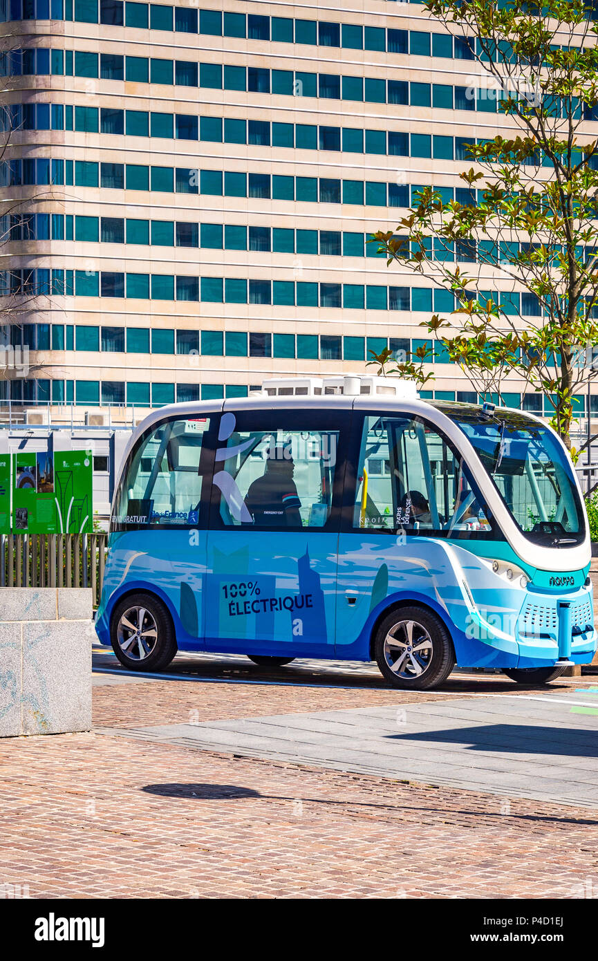 Driverless vehicle hi-res stock photography and images - Alamy