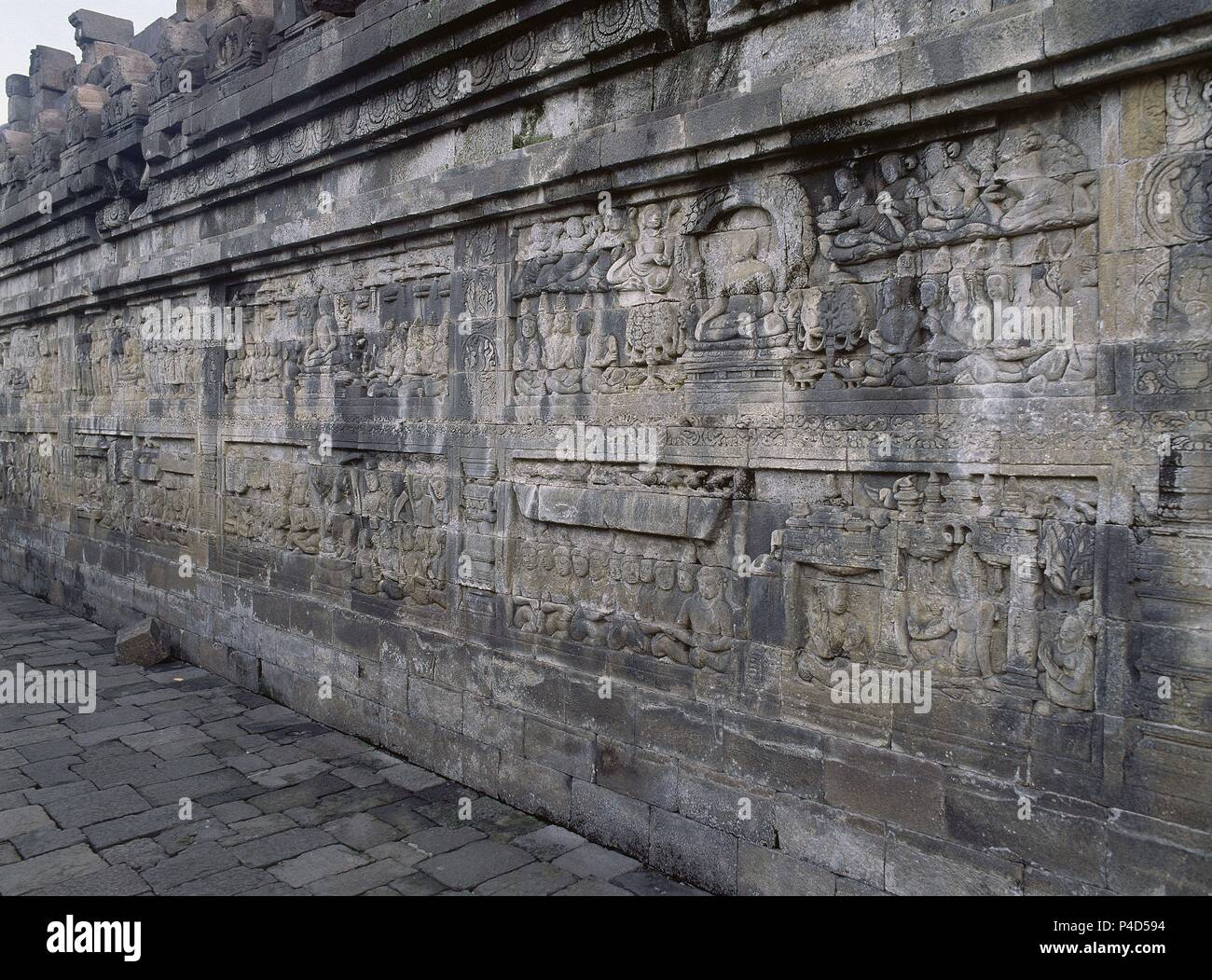 MUROS DECORADOS CON RELIEVES-DIVINIDADES BUDISTAS SON ADORADAS ...