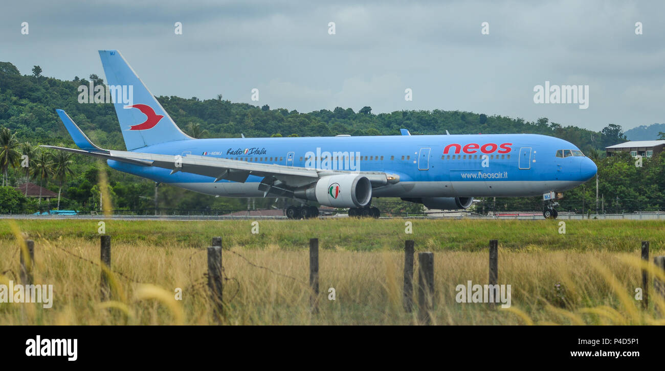 Boeing 767 interior hi-res stock photography and images - Alamy