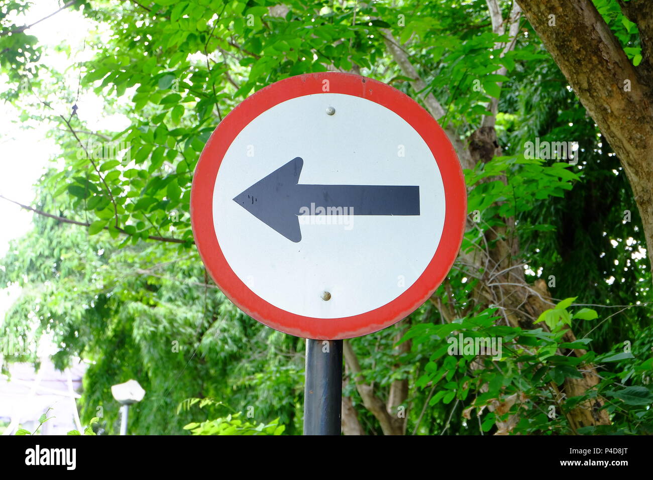 Left arrow symbol hi-res stock photography and images - Alamy