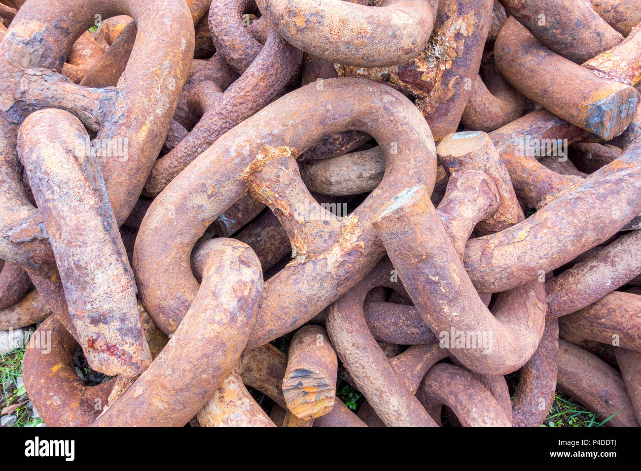 Corroded marine chain hi-res stock photography and images - Alamy