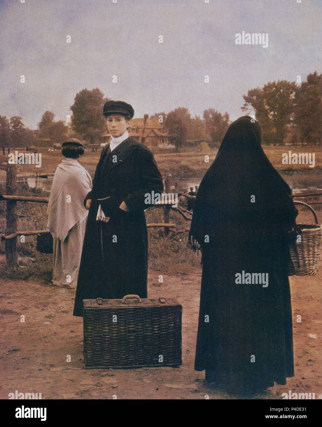 ESCENA DE LA PELICULA "YENTL" - 1983 - BARBRA STREISAND (EEUU). Author ...