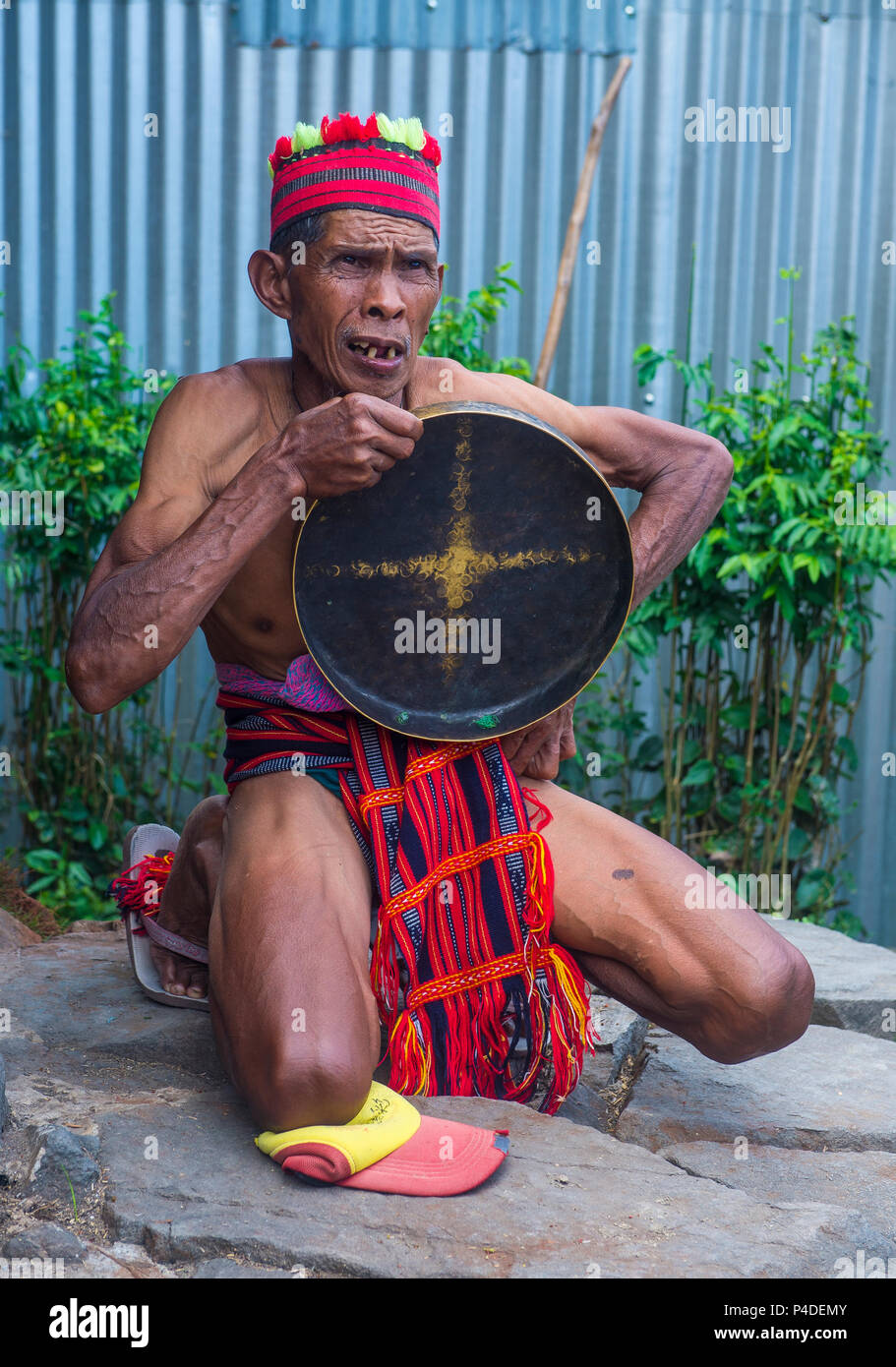 Ifugao man in traditional clothes hi-res stock photography and images ...