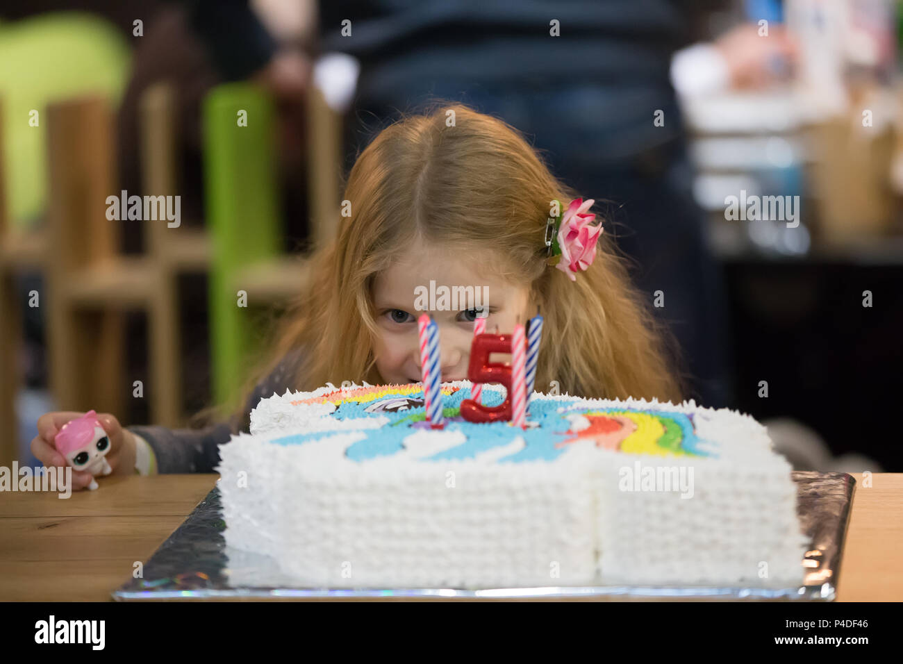 Five year old girl birthday hi-res stock photography and images - Alamy